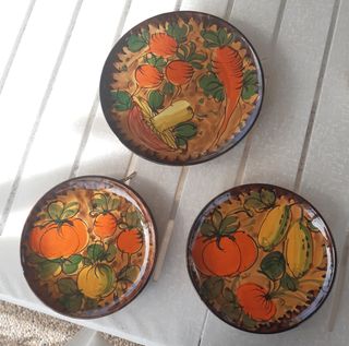 Tre piatti decorativi da appendere