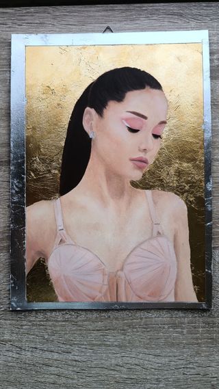 Ritratto Ariana Grande dipinto ad olio foglia oro