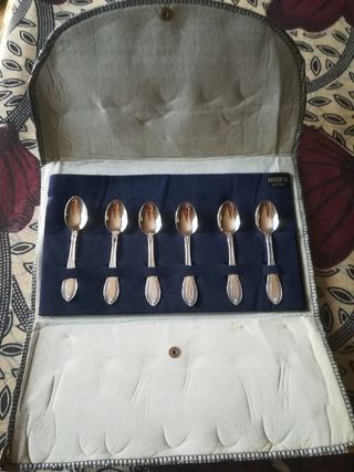 N. 6 cucchiai argento nuovi