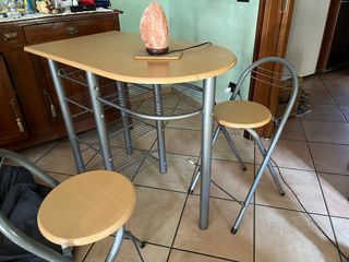 Tavolo Colazione con 2 sgabelli