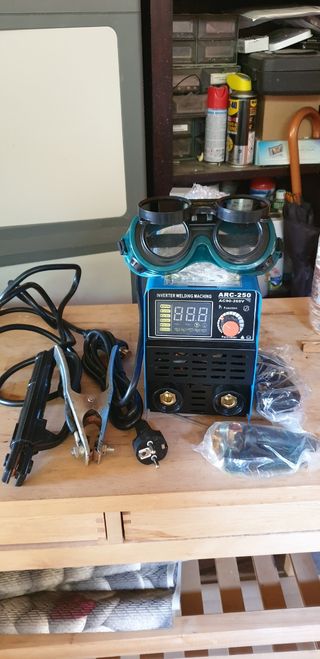 Saldatore ad elettrodi