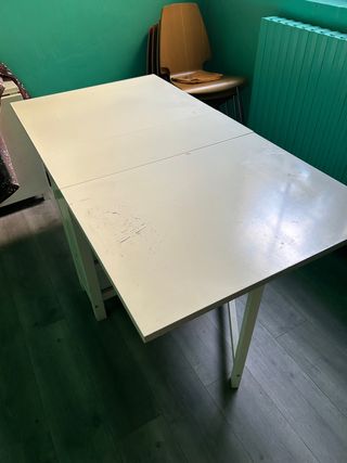 Tavolo Ikea apribile 6 cassetti