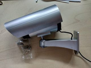 Finta telecamera di sicurezza
