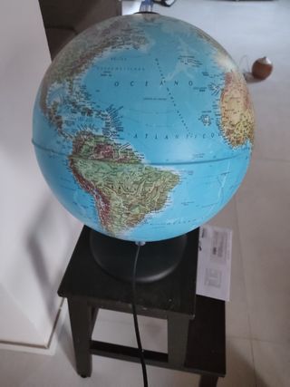mappamondo luminoso