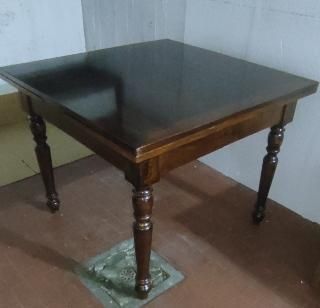 Tavolo in legno allungabile