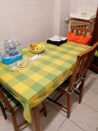 tavolo da cucina allungabile con 4 sedie