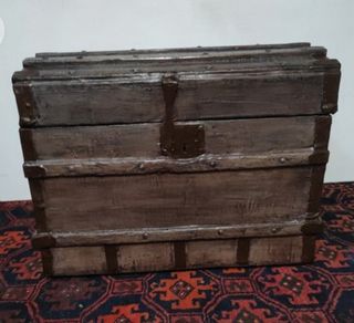 Bauletto siciliano antico da viaggio.