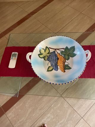 piatto in ceramica dipinto a mano