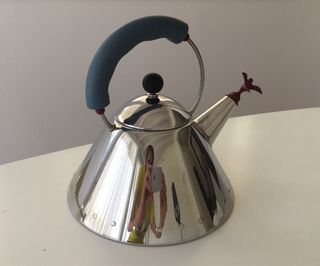 Alessi bollitore 9093 Michael Graves