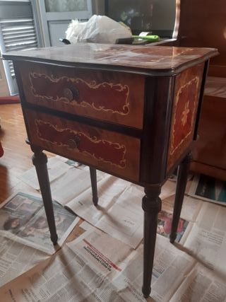 Mobiletto vintage decorato