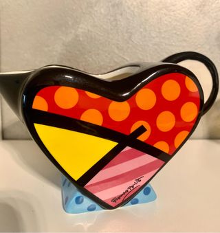Romero Britto lattiera