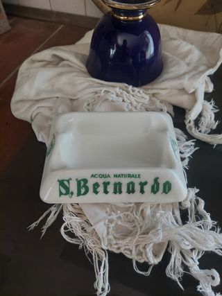 Posacenere vintage di ceramica