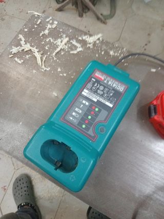 Caricabatterie Makita
