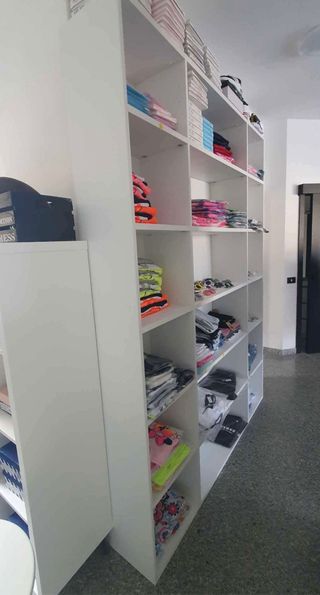 libreria nuova (disponibilità 2 pezzi) 150 CAD.