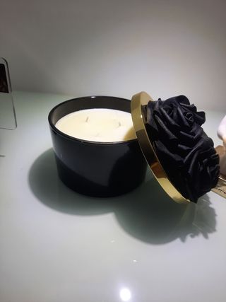 Candela profumata e decorata da 1 kg