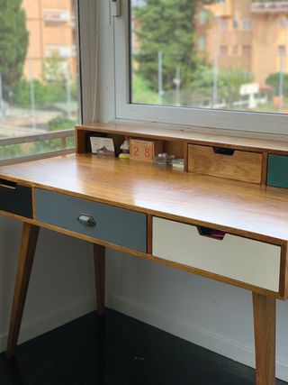 Scrivania in legno massello