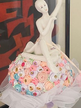 Bouquet ballerina con vaso in ceramica