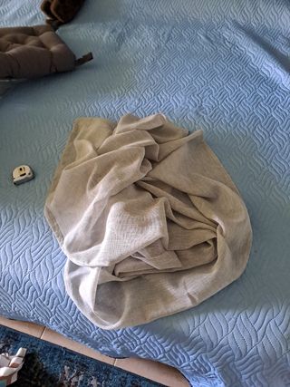 Tenda grigia a vetro