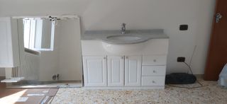 Mobile bagno con marmo