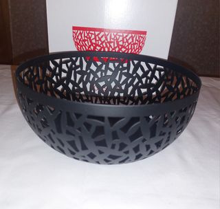 Fruttiera traforata in acciaio alessi