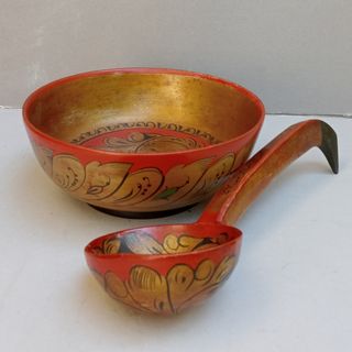 Ciotola in legno con cucchiaio, India
