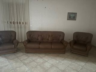 Divano a tre posti in pelle + 2 poltrone