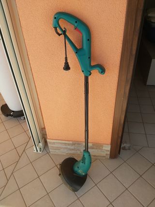 Tagliabordi elettrico bosch