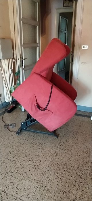 Poltrona reclinabile elettricamente