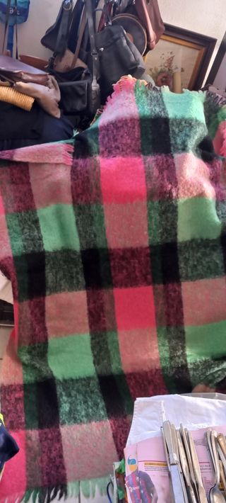 plaid come nuovo in lana misure in foto