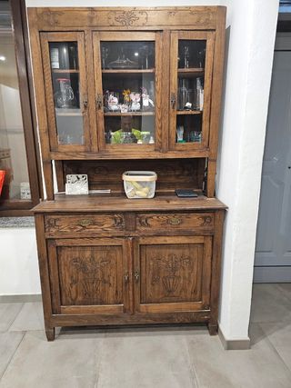 Credenza antica