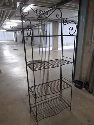 Scaffale in ferro battuto