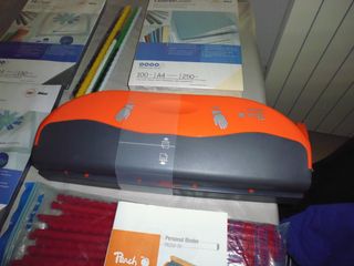 macchina rilegatrice con anelli