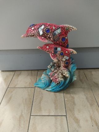 Delfini in resina