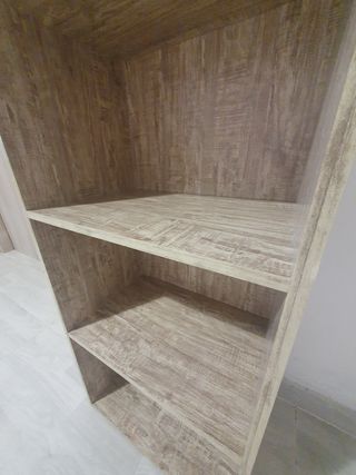 mobiletto con scaffali