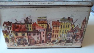 Scatola latta vecchia