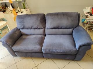 Divano a tre posti in velluto blu