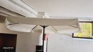 Ombrellone ø 3 mt x 2,4 h mt. Tondo. Struttura in