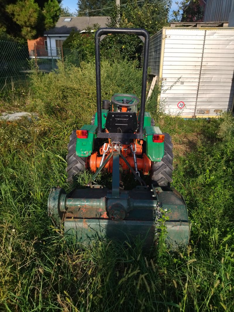 Trattore Pasquali 30 cavalli con trincia: attrezzature di lavoro in ...