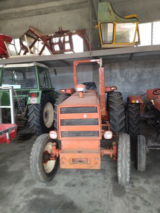 Trattore Renault 4 cilindri ha 96 cavalli