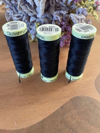 3 spolette filo Gutterman nero