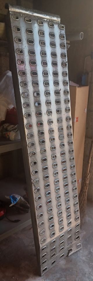 Rampa carico/scarico in acciaio.