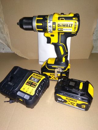 DEWALT Nuovo DCD795M2-QW 18 V, 4 Ah con 2 batterie