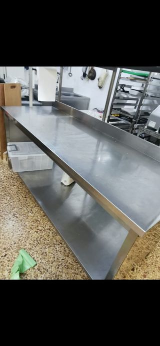 Banco da lavoro con ripiano