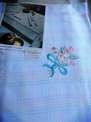 Tovaglia da 12 con tovaglioli, nuova