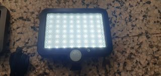 Lampada con pannello solare