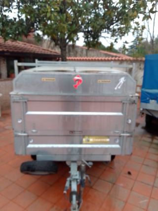 rimorchio porta attrezzi