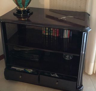 carrello porta tv in legno piuma di mogano