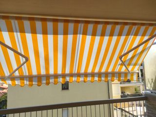 Tenda da sole motorizzata.
