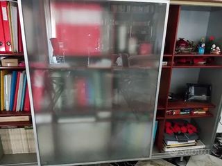 Mobile medio in ciliegio con anta scorrevole