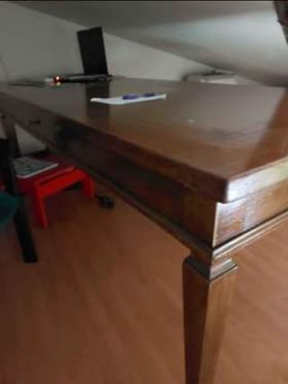 Scrivania in noce intarsiato